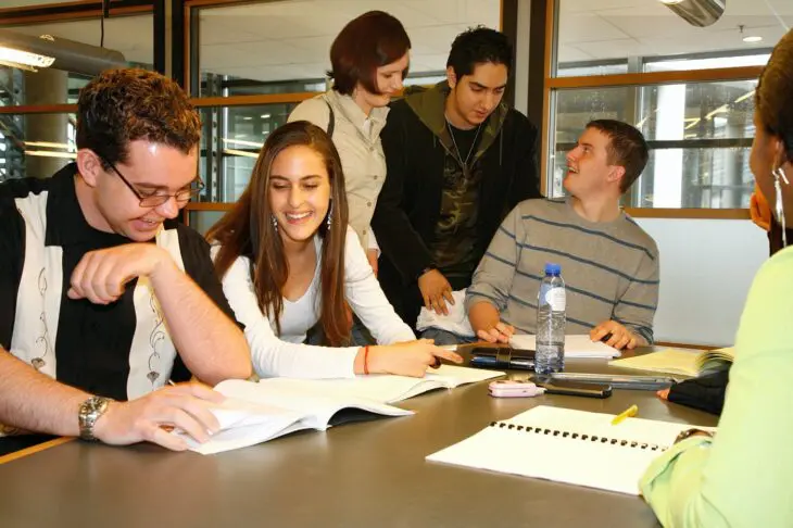 Stratégies d'experts pour garder votre concentration sur les étudesStratégies éprouvées pour rester concentré sur vos cours universitaires 2190_4