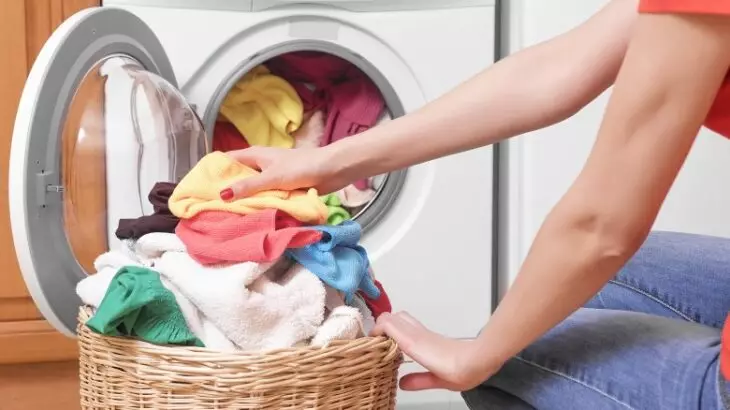 5 razóns polas que non deberías sobrecargar a túa lavadora de carga 22062_4
