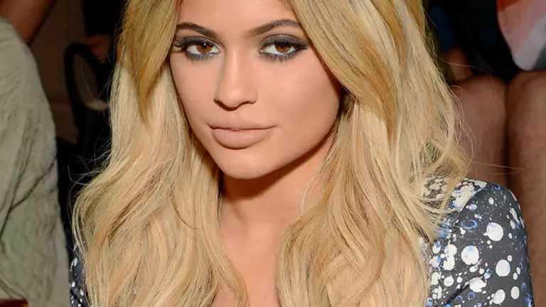 Beauty IRL: Kann ich nackten Lippenstift wie Kylie Jenner tragen?