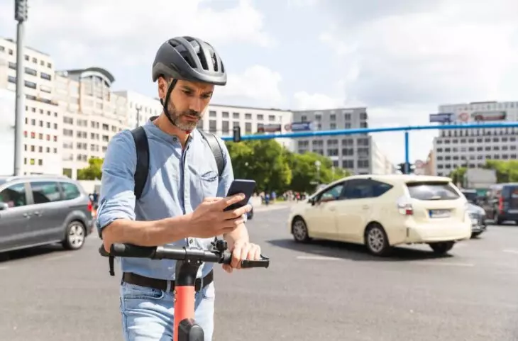 Hvor meget koster en elektrisk scooter for voksne? 2237_1