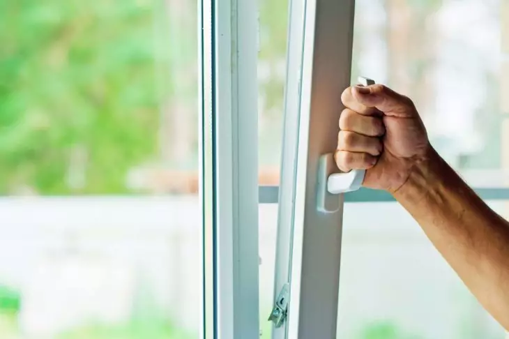 Najčešći problemi s PVC vratima koje možete riješiti sami 22383_2