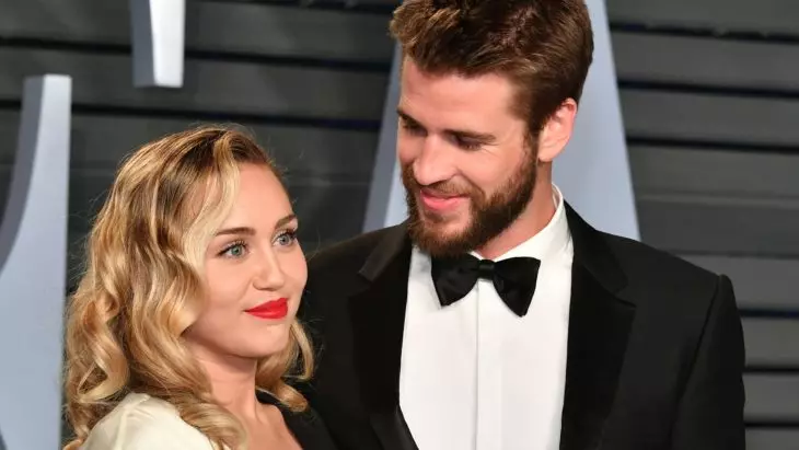 Wọn Tun Ṣe! Ifẹ Wrecking Laarin Miley ati Liam Pari Pẹlu Ikọsilẹ Ik 22459_1