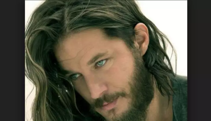 12 Insanely Hot Guys Rocking That Jesus Look 22679_10
