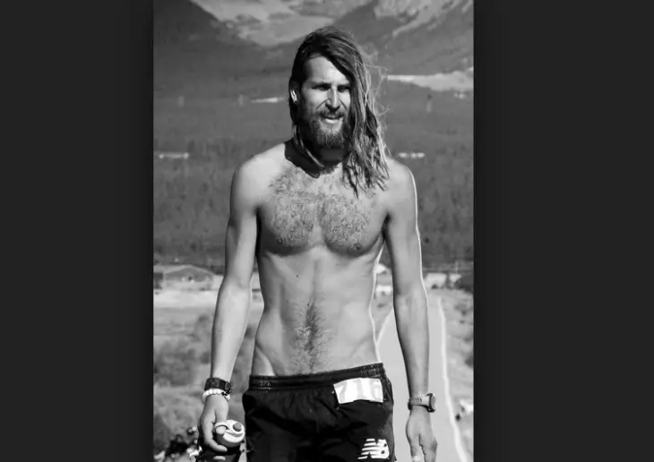 12 Insanely Hot Guys Rocking That Jesus Look 22679_4