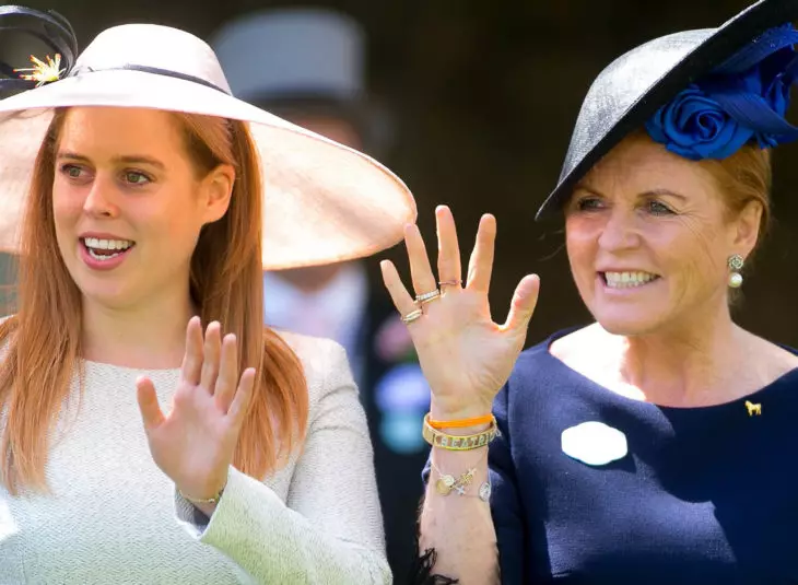 Kedu ihe kacha njọ Sarah Ferguson mere maka ịzụ Princess Beatrice? 22710_2