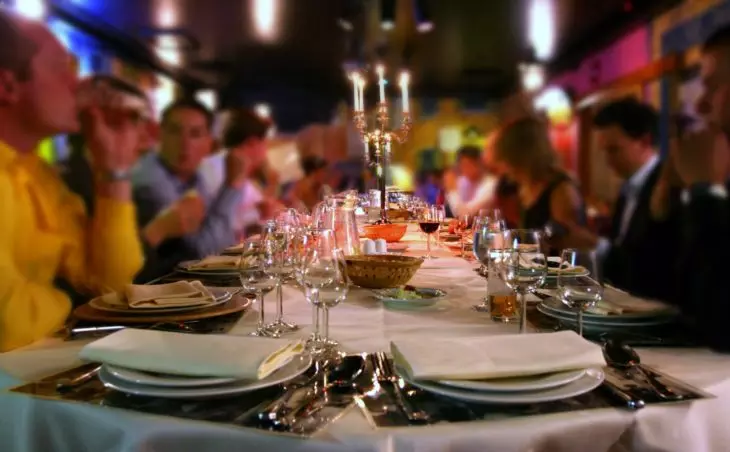 イナ・ガーテンによると、完璧なディナーパーティーを主催する方法 23046_2