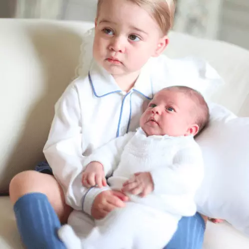 Fotoana mahafinaritra indrindra an'i Prince George, Princess Charlotte ary Prince Louis 23172_1