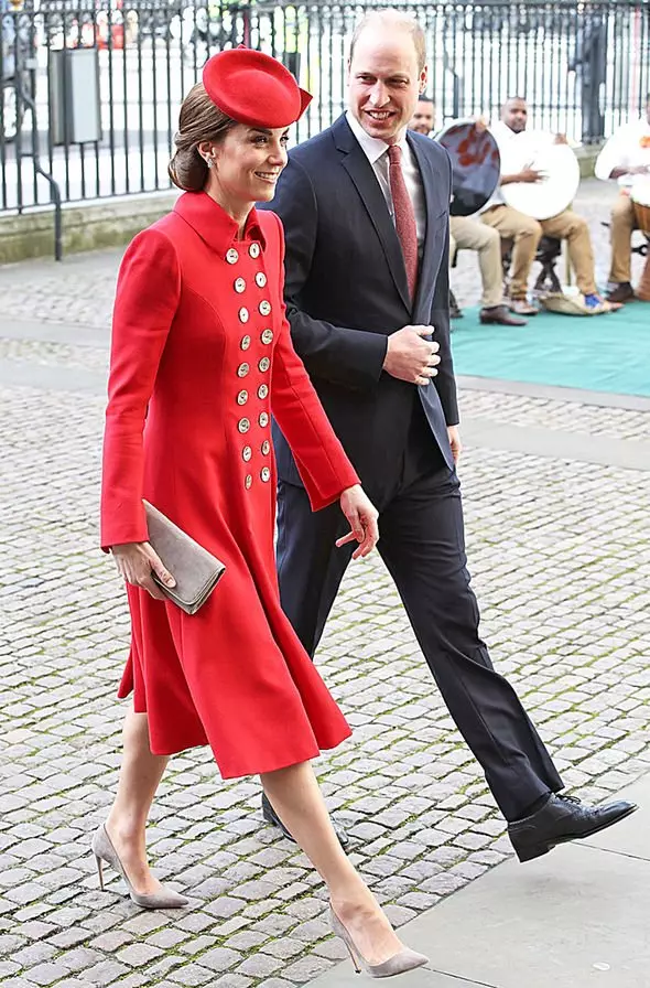 Kate Middleton နှင့် Meghan Markle တို့၏ ခင်မင်ရင်းနှီးသော အနမ်းများ 23353_2