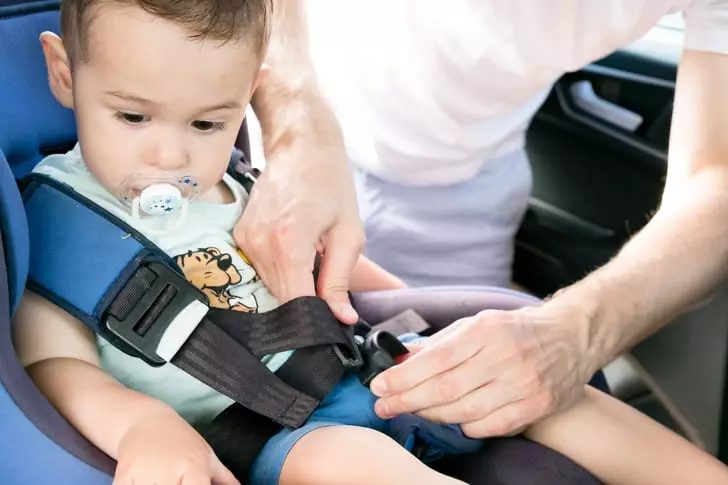 Способи захисту дитини від травм в автомобільній катастрофі 23839_2