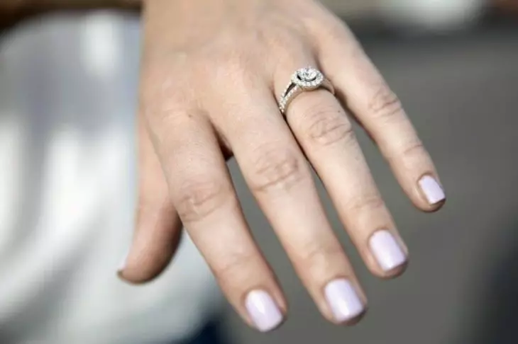 Tukaj je 13 najdražjih kraljevskih zaročnih prstanov doslej 24052_2