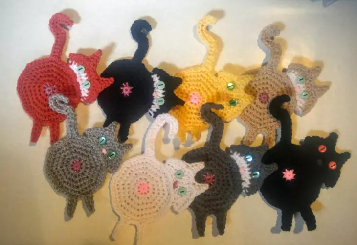 9 Vreemde Kat Ornamente Op Etsy Vir Die Feestelike Kat Dame 24176_4