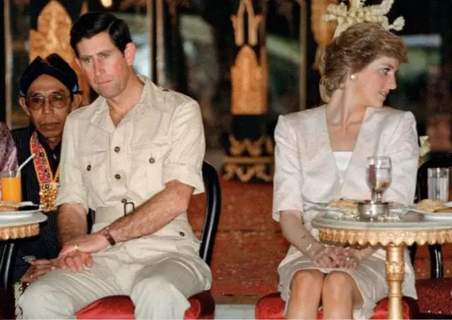 Paano nalaman ni Princess Diana ang tungkol sa relasyon ni Prince Charles? 24307_1