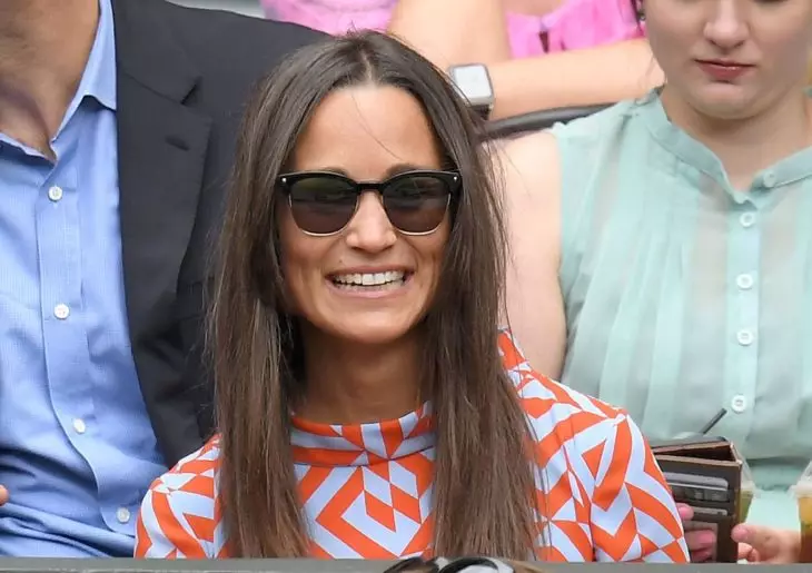 ຄວາມສໍາພັນລະຫວ່າງ Pippa ແລະ Kate Middleton - ເອື້ອຍນ້ອງຍັງໃກ້ຊິດບໍ? 24411_1