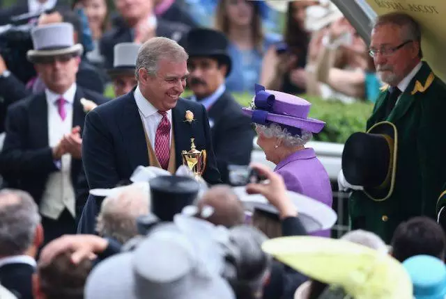 Prins Charles en de vete met zijn broers en zussen 24469_5