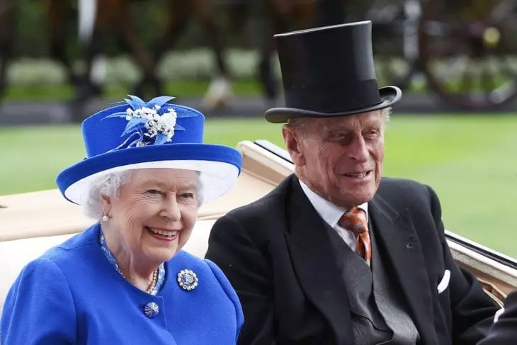 Prince Philip na Queen Elizabeth - Ihe nzuzo nke ịga nke ọma na ogologo alụmdi na nwunye 24573_4