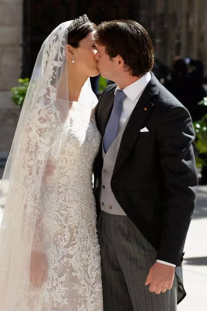 Royal Wedding Kisses 24672_22