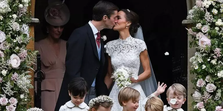 Royal Wedding Kisses 24672_25
