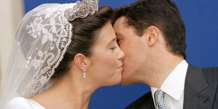 Royal Wedding Kisses 24672_4