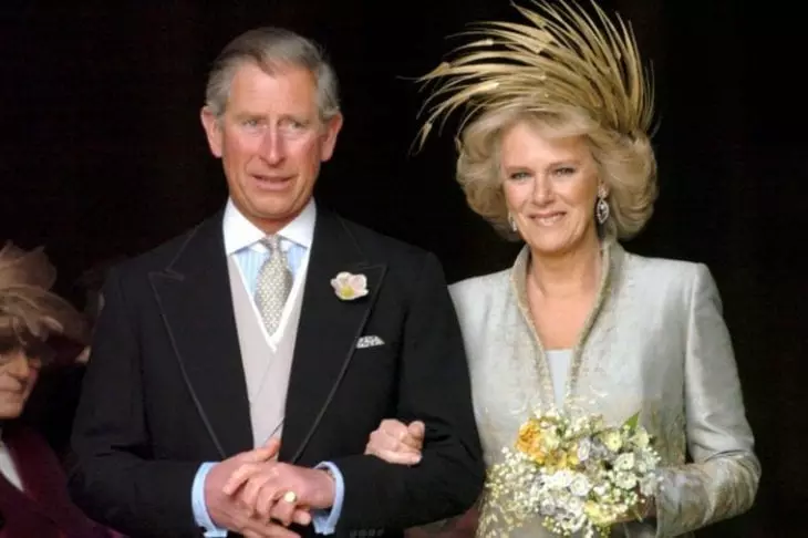 Zijn Camilla Bowles en prins Charles nog steeds getrouwd? 24710_1