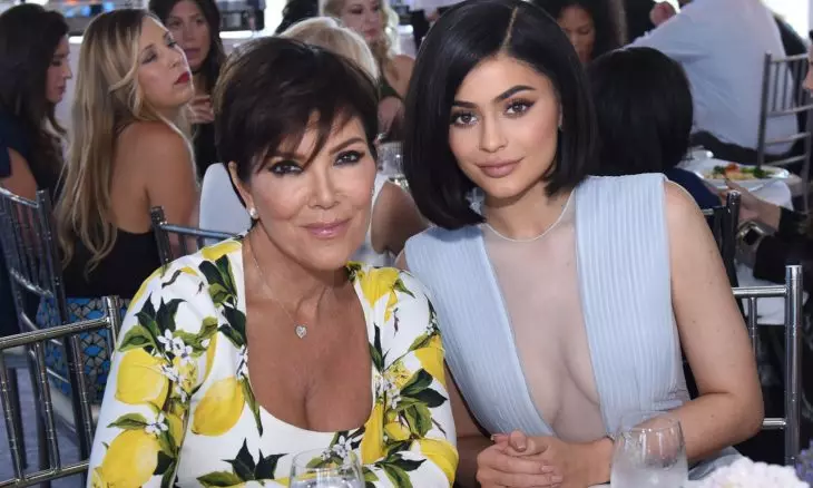 Kim Kardashian Mengulas Mengapa Kylie Jenner Kegemaran Kris Jenner 24735_1