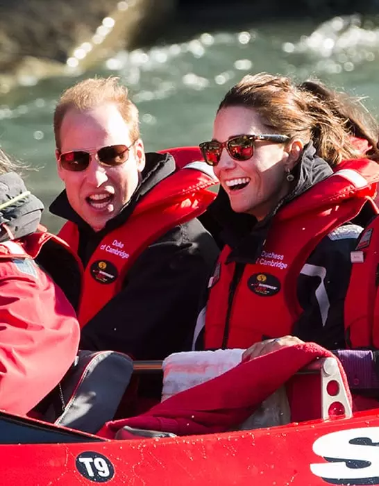 Kate-Middleton-New Zealand-Rettungsjacket-a