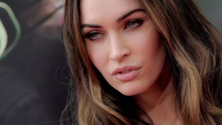 Megan Fox: Symbol Rhyw, Slut Genau, Neu Rywbeth Arall Yn Gyfan? 24994_1