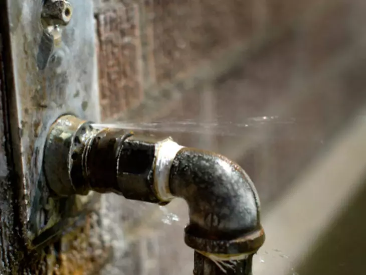 Jak wykrywanie wycieków wody może uchronić Cię przed problemami zdrowotnymi 25047_1