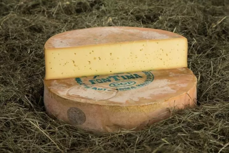 Care este cel mai bun înlocuitor de brânză Fontina? 2556_1