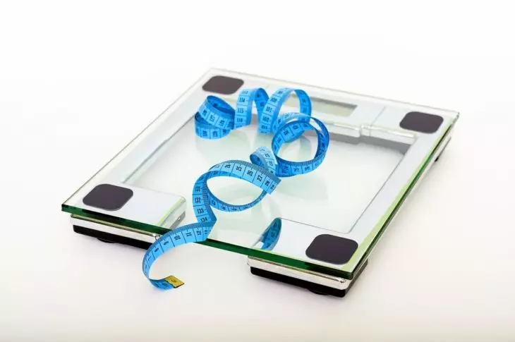 Oglindă, oglindă: minciunile de pierdere în greutate pe care ni le spunem 25798_3