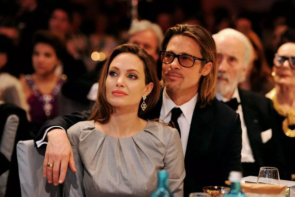 U-Angelina Jolie noBrad Pitt babuyela enkantolo ngoDisemba 26189_1