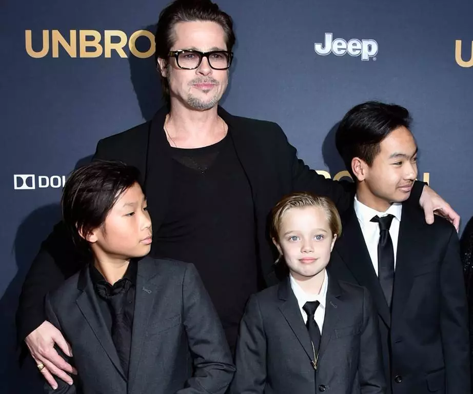 Angelina Jolie kaj Brad Pitt Faras Grandajn Decidojn Koncerne Ilian Daŭran Eksgeedziĝon 26208_1