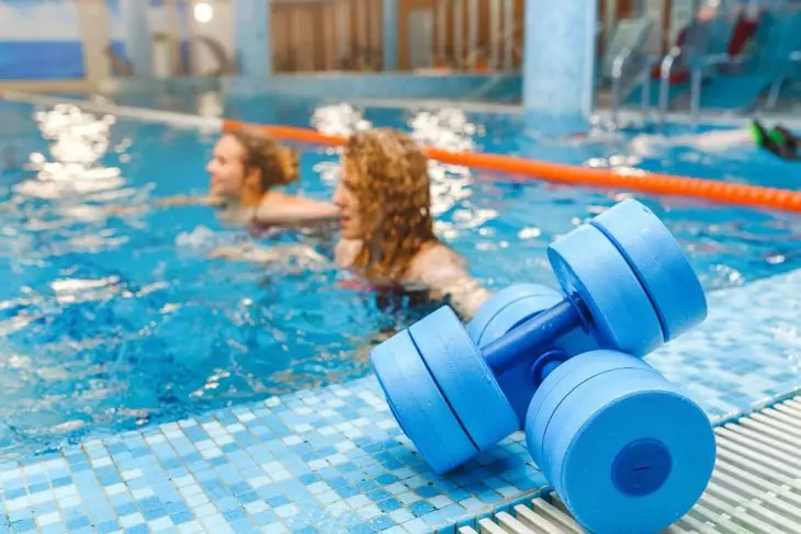 L'aeròbic aquàtic és bo per a la vostra salut i aquí teniu l'equip que necessiteu per començar 26697_3