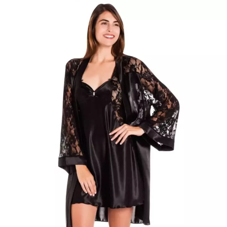 Yuav tsum muaj: 6 Sexy Robes 26845_1