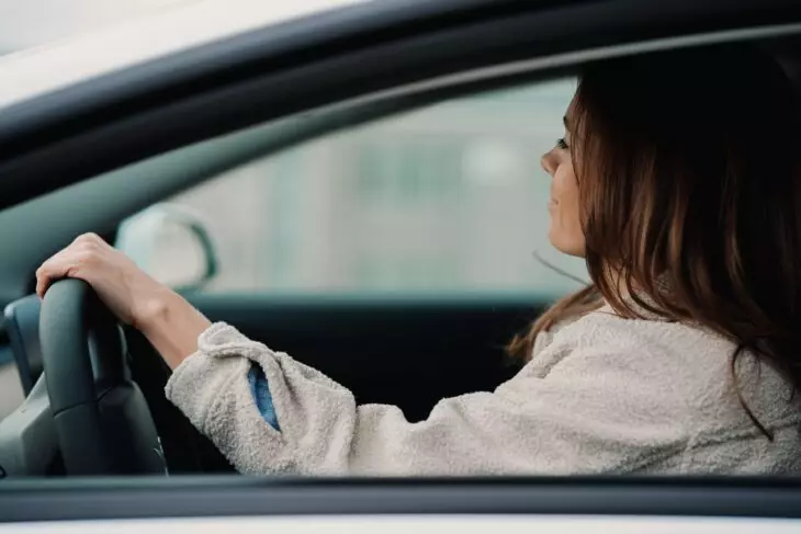 Ženske voznike: na kaj paziti pri nakupu prvega avtomobila? 2693_1