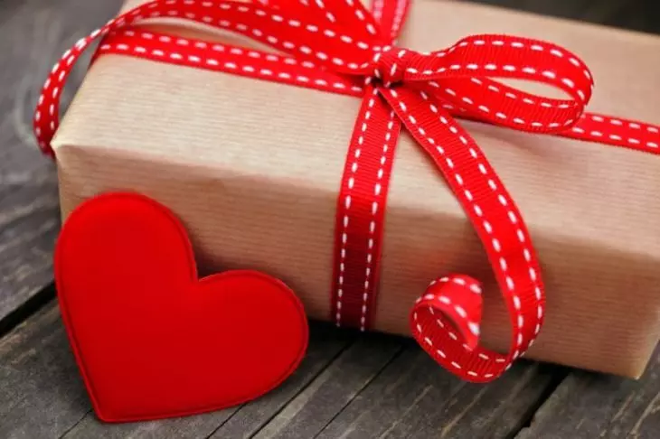 Kumaha Pilih Hadiah Anu Sampurna pikeun Kabogoh dina Valentine ieu 27112_3