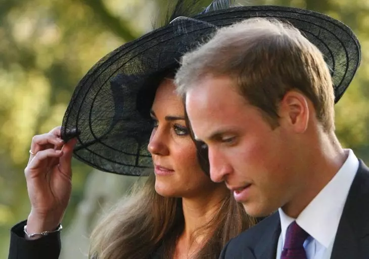 ウィリアム王子が彼女の親友であるローズ・ハンバリーとケイト・ミドルトンをだましたという噂が流れています 28277_2