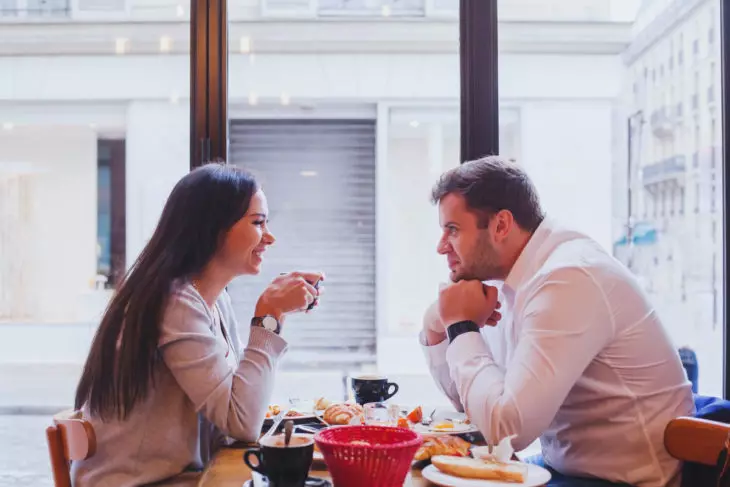 I pro ei contro di uscire con un uomo divorziato 29651_1