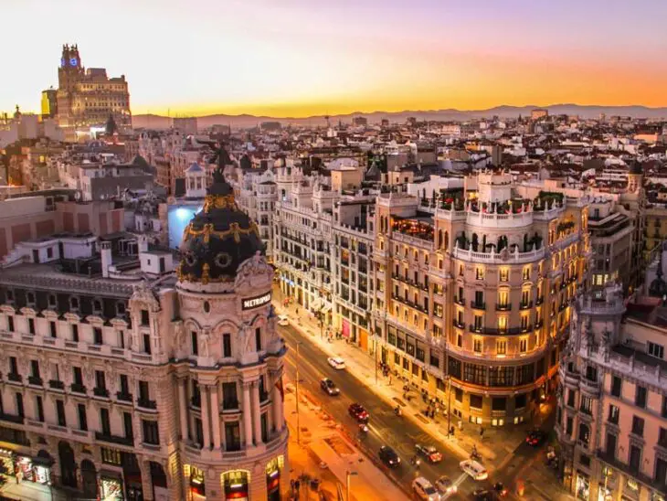6 labākās pilsētas studentiem, kuras studēt Spānijā 3003_5