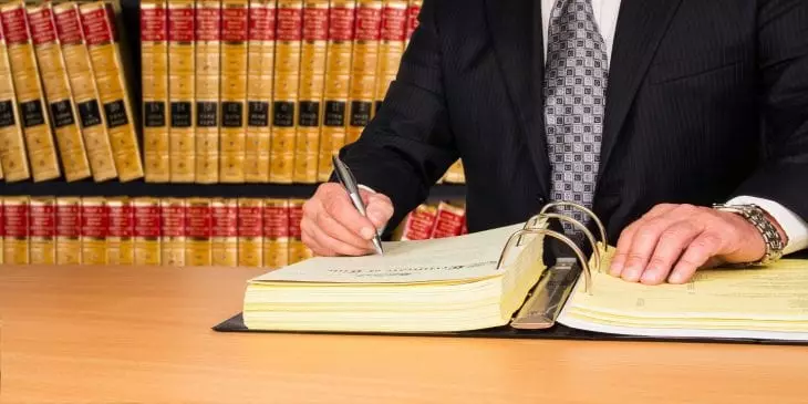 Por que você deve contratar um advogado para escrever seu plano imobiliário 3027_2