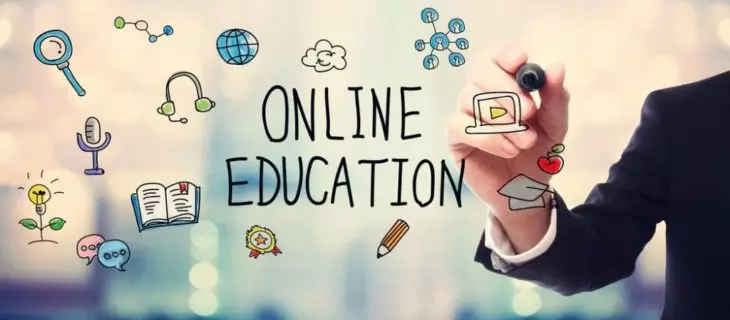 Quins són els avantatges de l'educació secundària en línia 30387_3