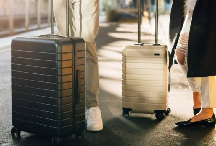 Livrare vs. Verificarea bagajelor | Care este mai bine când călătorești în străinătate? 30489_3