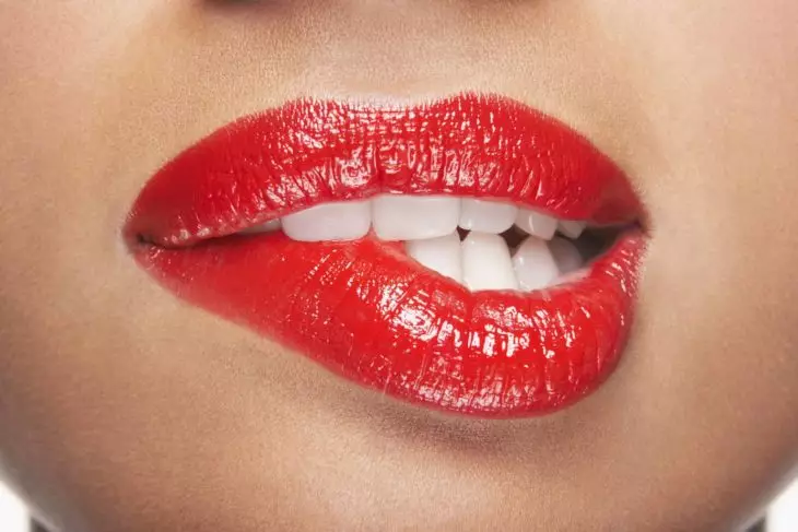 5 façons d'utiliser vos lèvres pour séduire cette personne spéciale 30721_2
