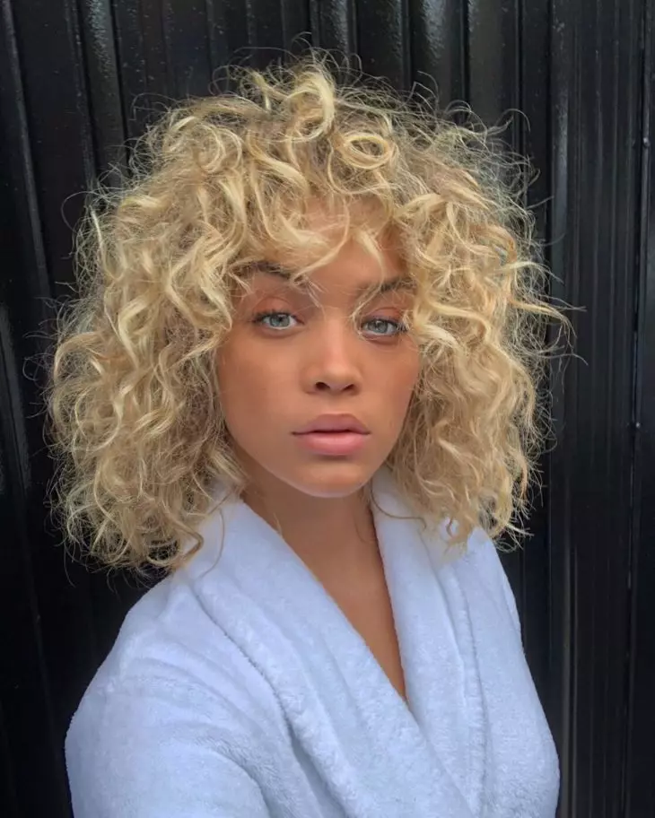 19 feitos que debes saber sobre Jasmine Sanders - Golden Barbie 30728_5