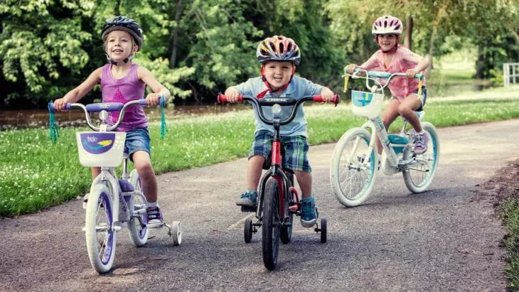 Çagalaryňyza deňagramlylyk tigirleri bilen utgaşdyrmagy we deňagramlylygy öwrediň 31119_1