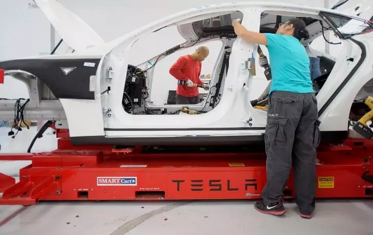 Tesla layoffs: Tagata faigaluega i Tesla e popole? 31125_1