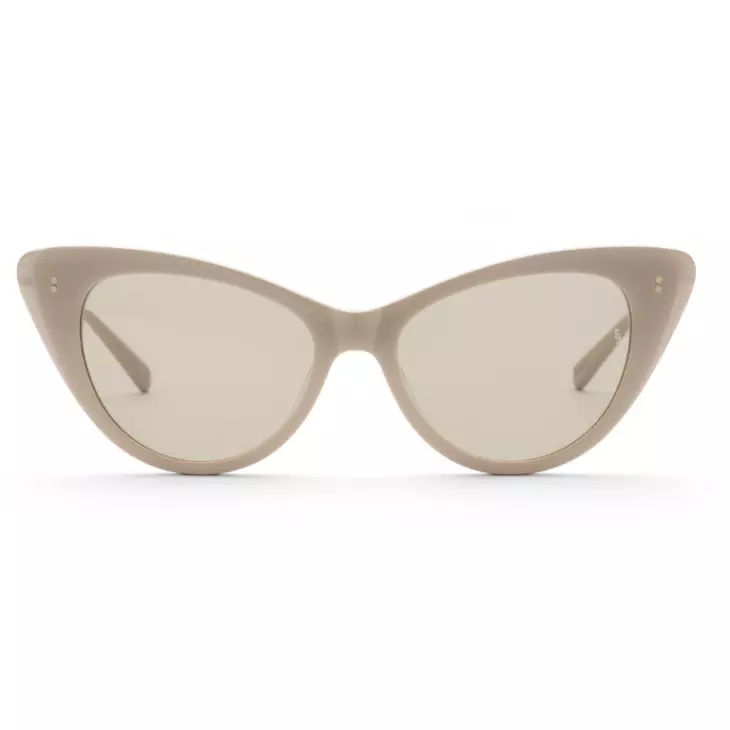 Los 12 mejores estilos de gafas de sol que se adaptan mejor a las caras redondas 31503_5