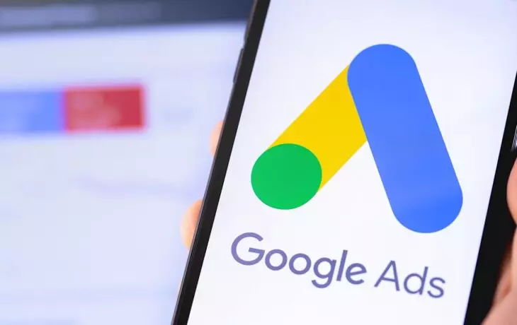 Adwords bilen onlaýn satuwy nädip köpeltmeli - 2022 başlangyç gollanma 31886_1