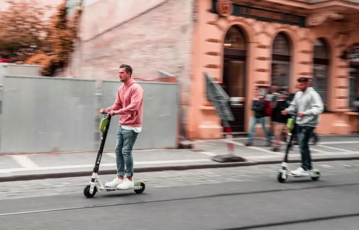 Hvorfor elektriske scootere kombinerer bekvemmelighet og bærekraft for enkel økonomisk reise 31906_2