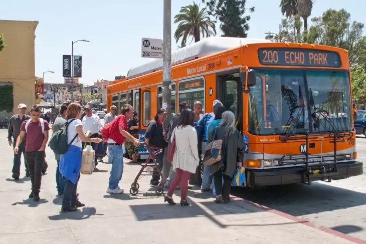 21 cosas que no debes hacer mientras viajas en transporte público (porque la gente parece no saberlo) 32018_1