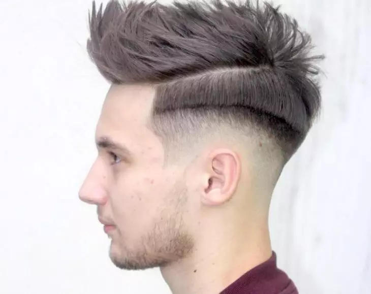 30 Cool Kuerzfrisuren fir Männer Summer 2022 32178_29